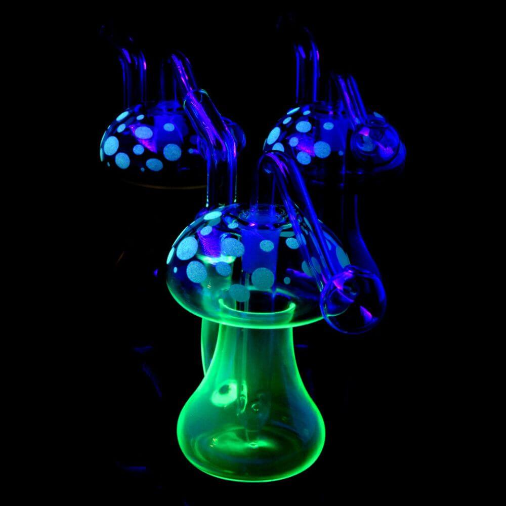 Mushroom Oil Burner Rig: Multicolor Glass Glow-In-The-Dark Design